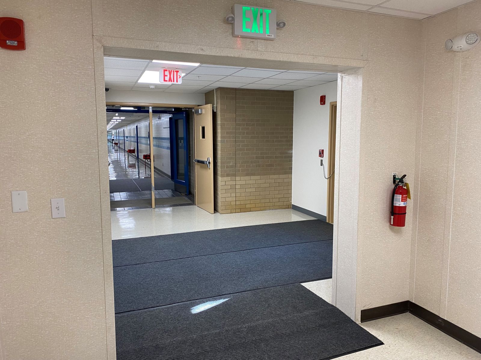Modular Classroom with Connecting Link | A Modular Building Case Study ...