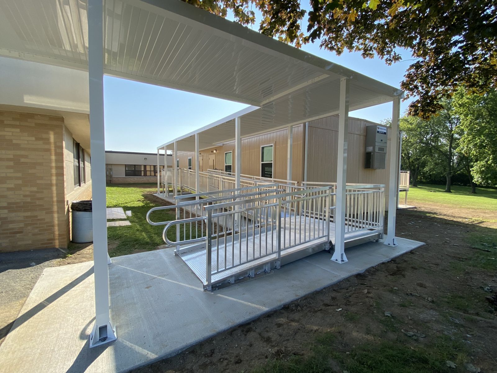 Modular Classroom with Covered Walkway | Modular Genius
